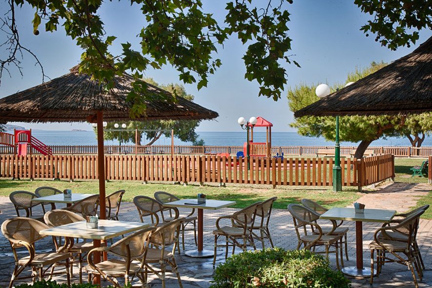 Athens Riviera: The best cafés, bars and restaurants with a sea view ...