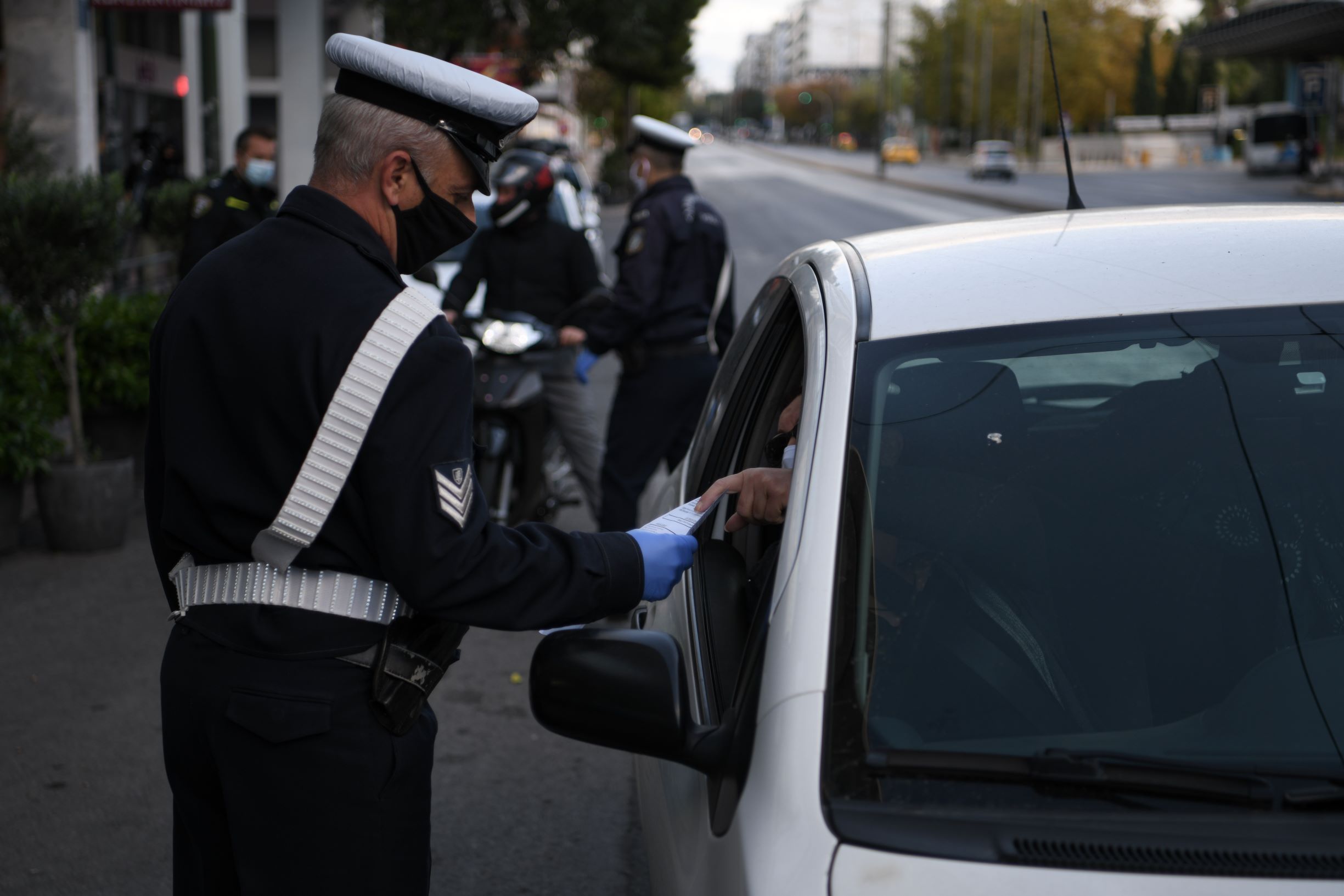 Αλλάζουν τα όρια επιβατών στα αυτοκίνητα: Τι ισχύει για οχήματα και ...