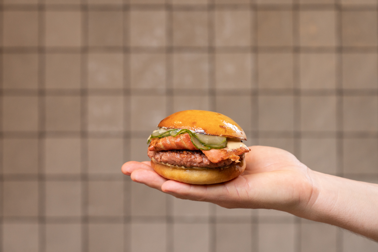 Smash'n Bun: Ένας ναός του burger στο Κολωνάκι - ΝΟΤΙΑ ΠΡΟΑΣΤΙΑ - www ...