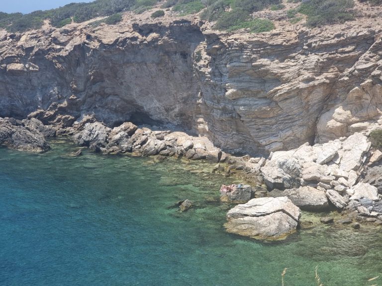 Οι καλύτερες παραλίες στον δρόμο προς το Σούνιο - ΝΟΤΙΑ ΠΡΟΑΣΤΙΑ - www ...
