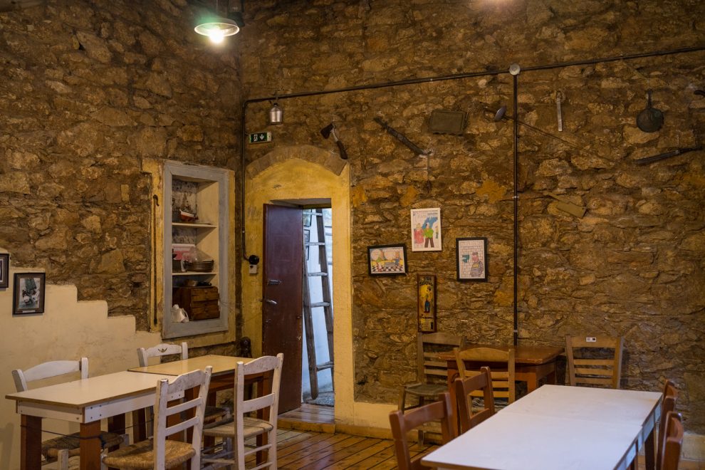Οι αυθεντικές ταβέρνες του Πειραιά, που ξέρουν μόνο οι ντόπιοι - ΝΟΤΙΑ ...