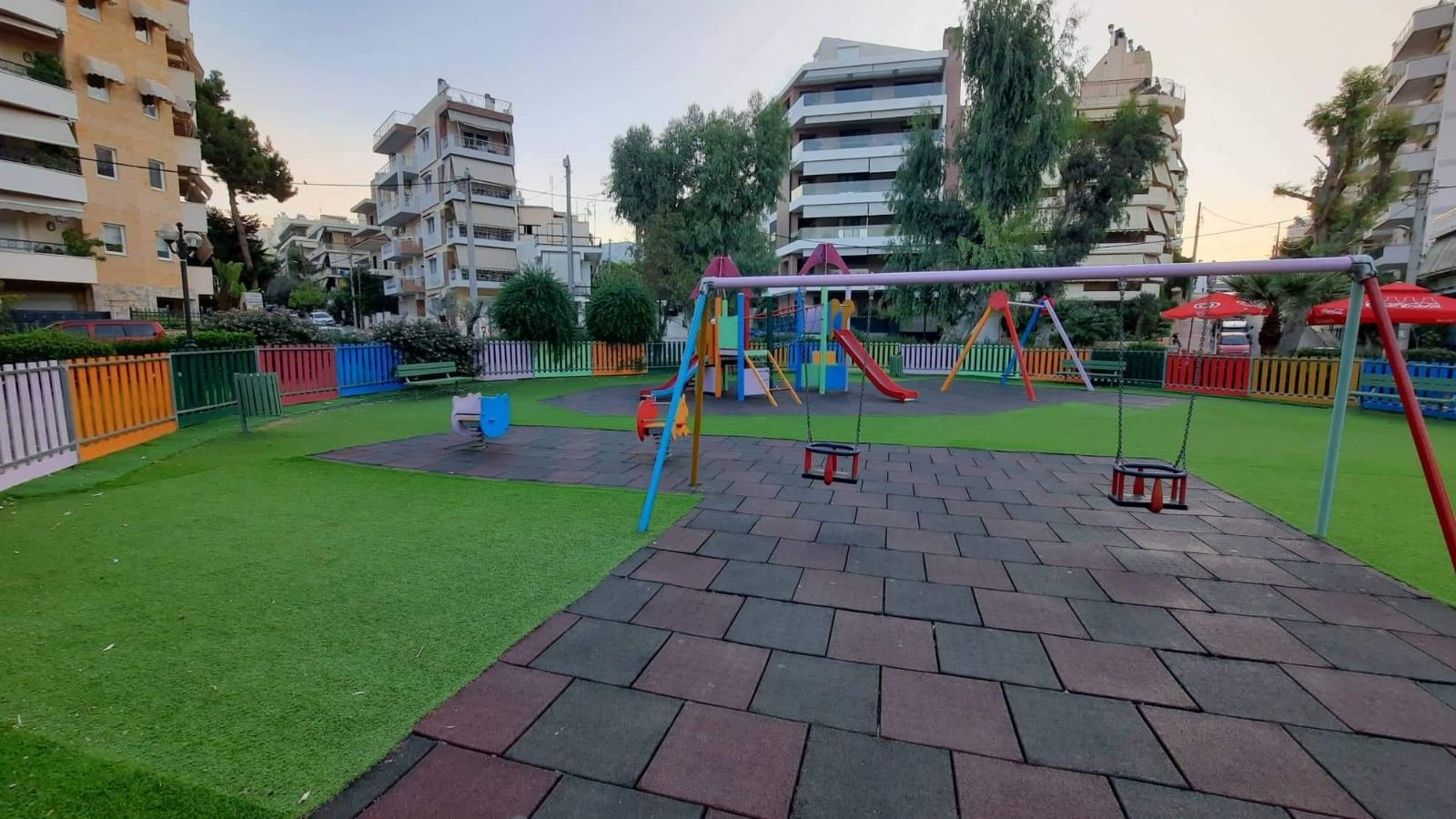 Δήμος Αλίμου: Ανακαινίστηκε η παιδική χαρά στην πλατεία Ανεξαρτησίας ...
