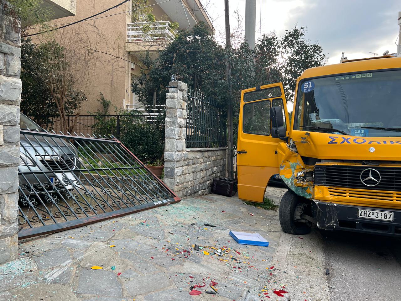 Βούλα: Τροχαίο ατύχημα με σχολικό λεωφορείο - ΝΟΤΙΑ ΠΡΟΑΣΤΙΑ - www ...
