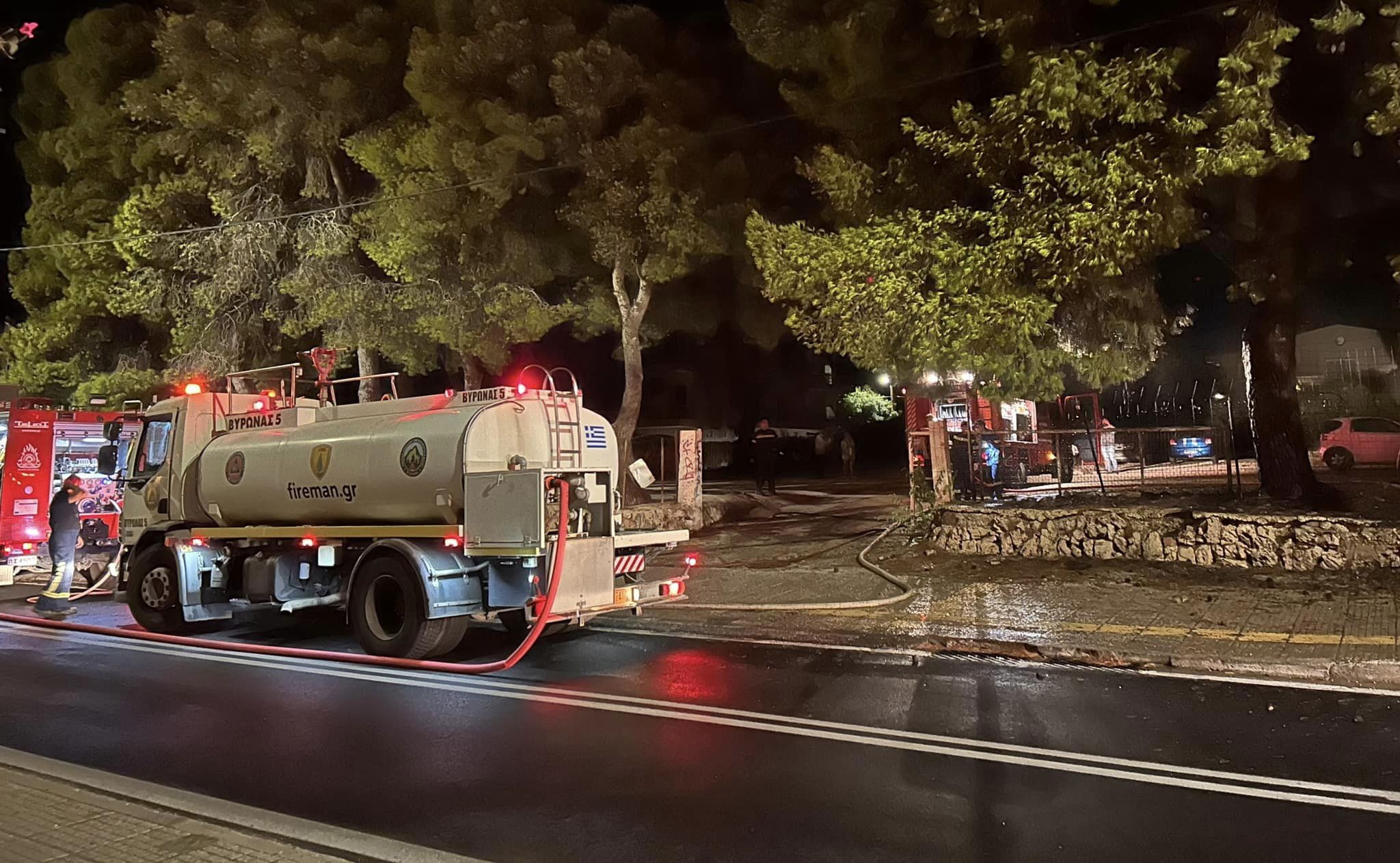 Φωτιά σε οικόπεδο στη Βάρκιζα - ΝΟΤΙΑ ΠΡΟΑΣΤΙΑ - www.noupou.gr