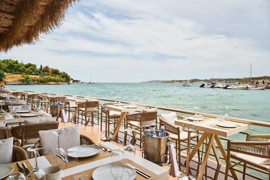 Chic dining with a sea view: The upscale restaurants of the Athens ...
