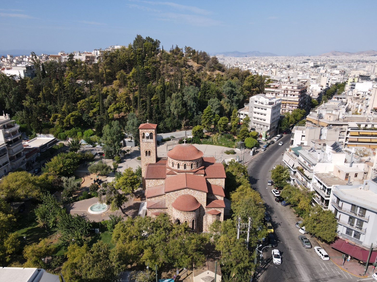 Η άγνωστη ιστορία του ‘Αη Γιάννη Κυνηγού στη λεωφόρο Βουλιαγμένης ...