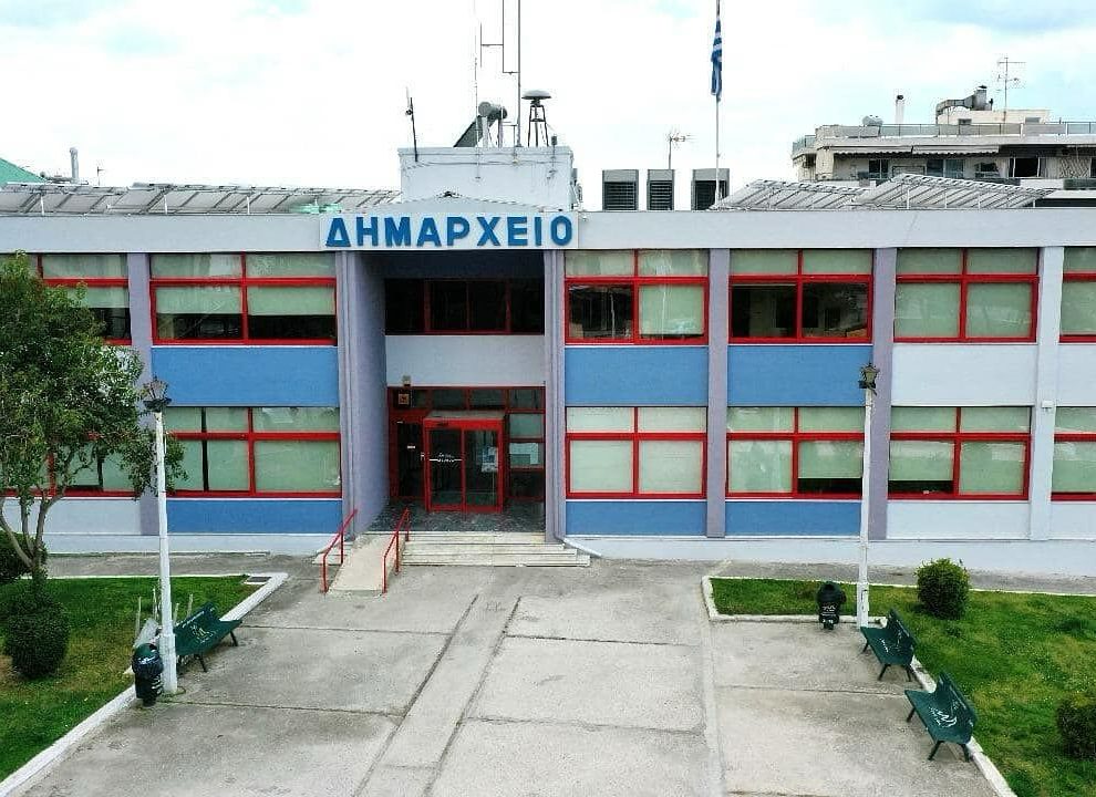Το Τρίγωνο είναι η ταβέρνα που έκανε διάσημα τα Καλύβια - ΝΟΤΙΑ ...