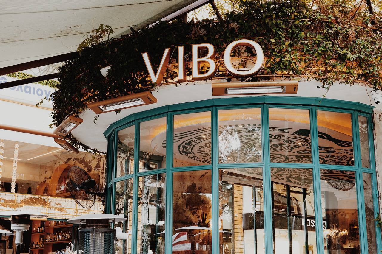 ViBo Bistrot: 110 επιλεγμένες ετικέτες, 40 επιλογές κρασιού σε ποτήρι ...