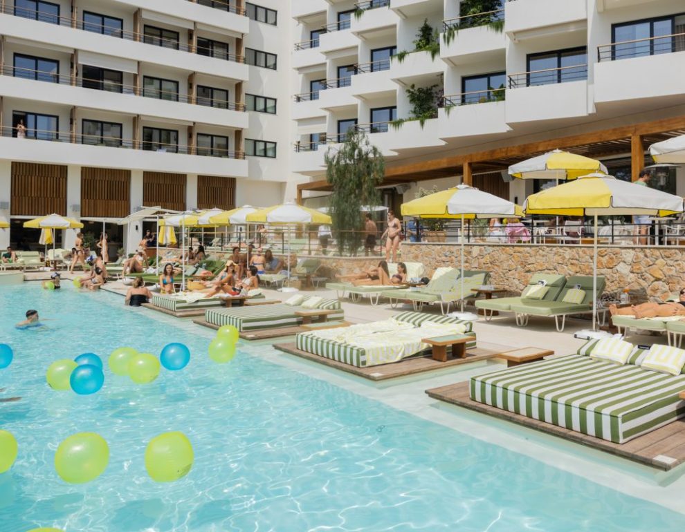 Delta Restaurant: The iconic restaurant at the SNFCC with two Michelin ...