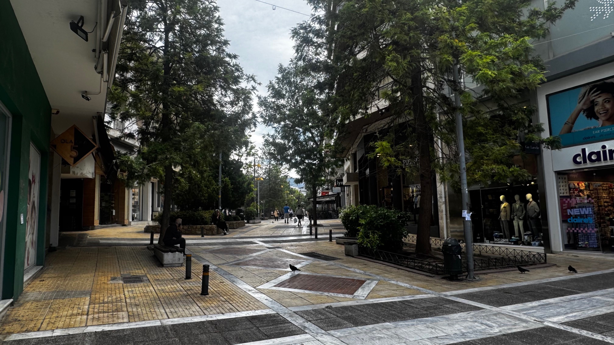 Νέα Σμύρνη: Η εκτόξευση των ενοικίων κλείνει καταστήματα και προκαλεί ...