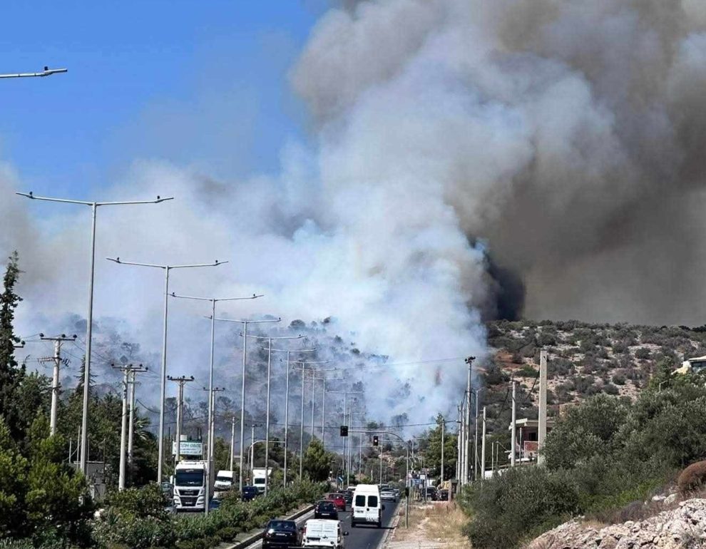 Αυτό είναι το σουβλατζίδικο με την ομορφότερη αυλή στα νότια προάστια ...