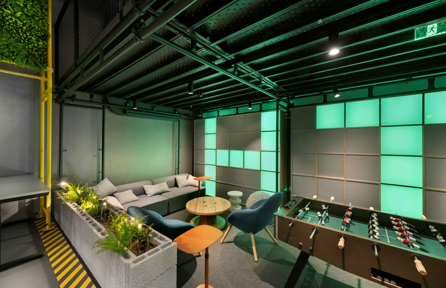 QProject: Μέσα στο νέο σύγχρονο κτίριο γραφείων για τη Hack the Box στο Παλαιό Φάληρο - ΝΟΤΙΑ ...