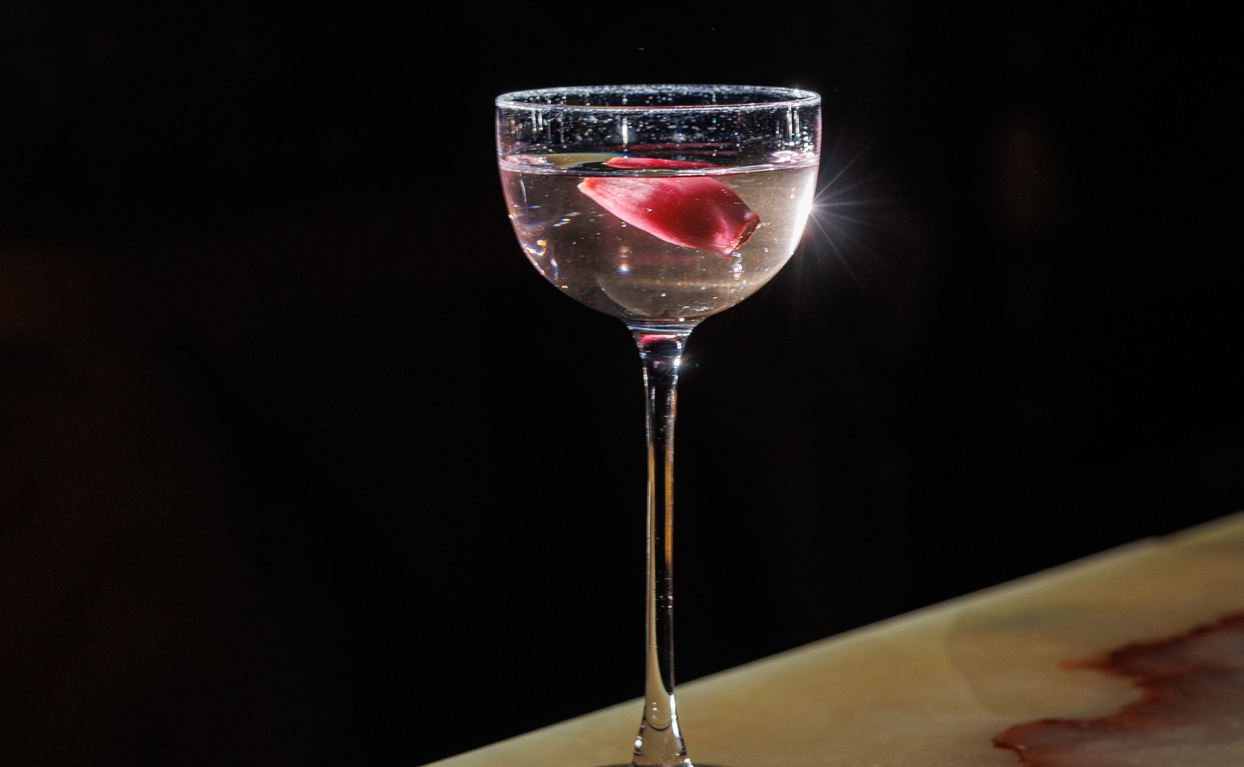 Παραμονή Πρωτοχρονιάς στο The Bar in Front of the Bar - ΝΟΤΙΑ ΠΡΟΑΣΤΙΑ ...